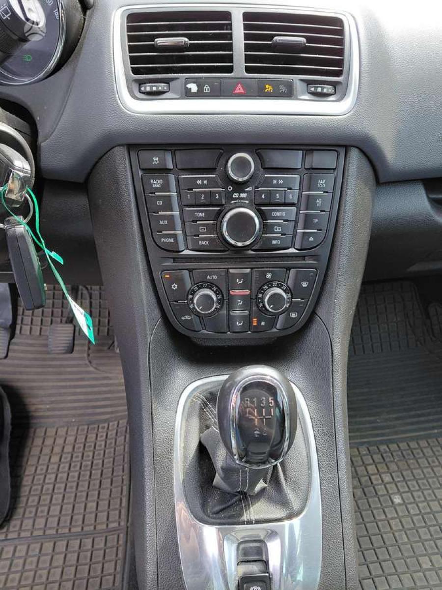 Grey Opel Meriva 2011 in Vilnius, with an engine capacity of 1.40 L and mileage of 235 thousand km for 2200 €, photo 11 on AUTOMOTO.COM.LV