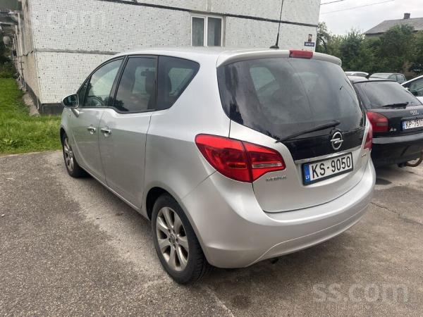 Grey Opel Meriva 2011 in Jelgava, with an engine capacity of 1.70 L and mileage of 228 thousand km for 2170 €, photo 2 on AUTOMOTO.COM.LV