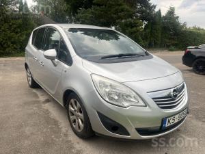 Grey Opel Meriva 2011 in Jelgava, with an engine capacity of 1.70 L and mileage of 228 thousand km for 2170 €, photo 4 on AUTOMOTO.COM.LV
