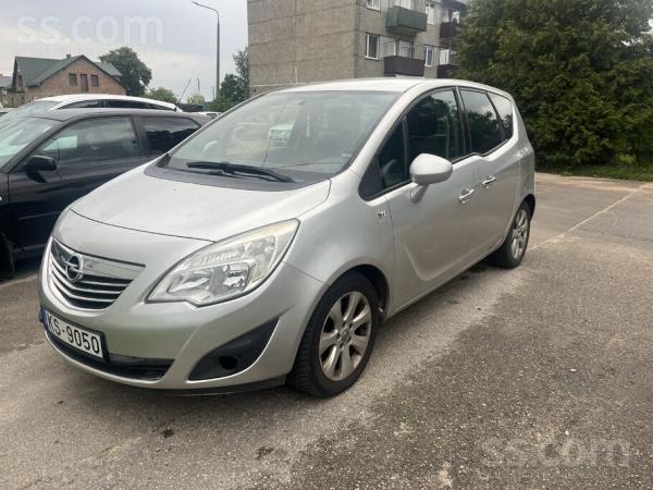 Grey Opel Meriva 2011 in Jelgava, with an engine capacity of 1.70 L and mileage of 228 thousand km for 2170 €, photo 4 on AUTOMOTO.COM.LV