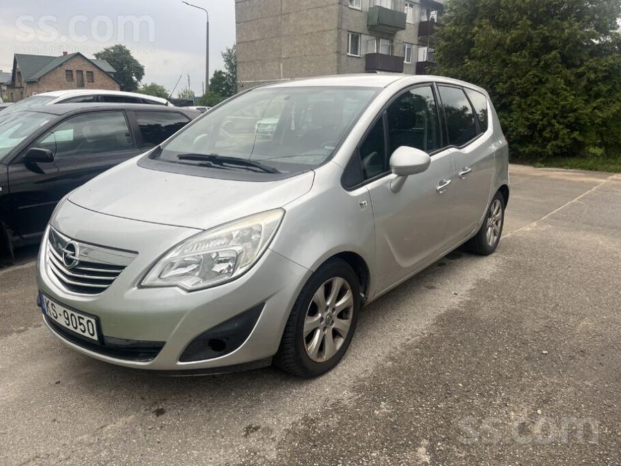 Grey Opel Meriva 2011 in Jelgava, with an engine capacity of 1.70 L and mileage of 228 thousand km for 2170 €, photo 5 on AUTOMOTO.COM.LV
