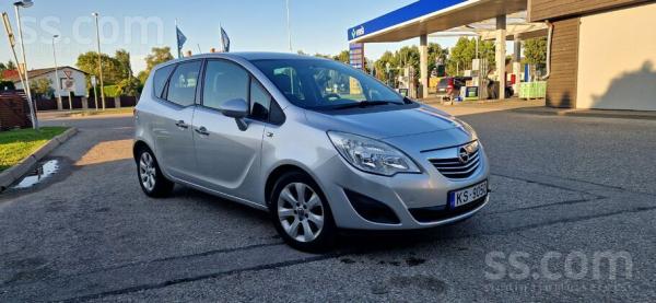 Grey Opel Meriva 2011 in Jelgava, with an engine capacity of 1.70 L and mileage of 229 thousand km for 2550 €, photo 4 on AUTOMOTO.COM.LV