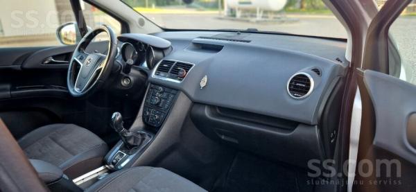 Grey Opel Meriva 2011 in Jelgava, with an engine capacity of 1.70 L and mileage of 229 thousand km for 2550 €, photo 7 on AUTOMOTO.COM.LV