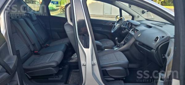 Grey Opel Meriva 2011 in Jelgava, with an engine capacity of 1.70 L and mileage of 229 thousand km for 2550 €, photo 8 on AUTOMOTO.COM.LV