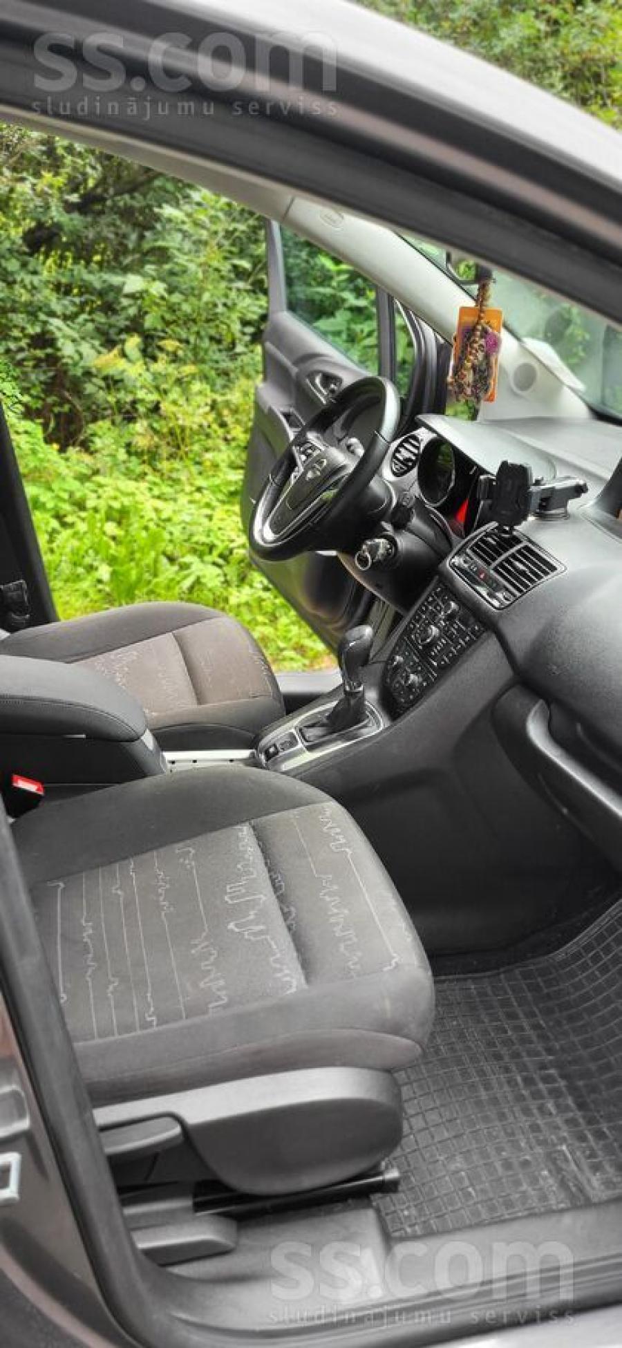 Pelēks Opel Meriva 2011 Rīga, ar dzinēja tilpumu 1.70 L un nobraukumu 111 tūkst. km par 3800 €, foto 8 vietnē AUTOMOTO.COM.LV
