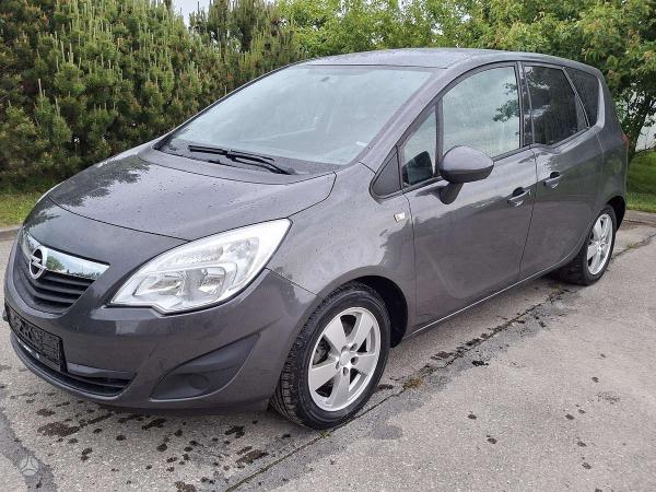 Grey Opel Meriva 2011 in Ukmerge, with an engine capacity of 1.36 L and mileage of 235 thousand km for 3000 €, photo 1 on AUTOMOTO.COM.LV