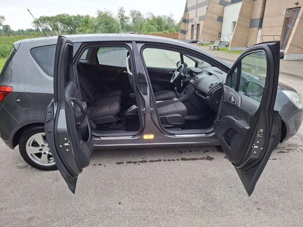 Grey Opel Meriva 2011 in Ukmerge, with an engine capacity of 1.36 L and mileage of 235 thousand km for 3000 €, photo 5 on AUTOMOTO.COM.LV