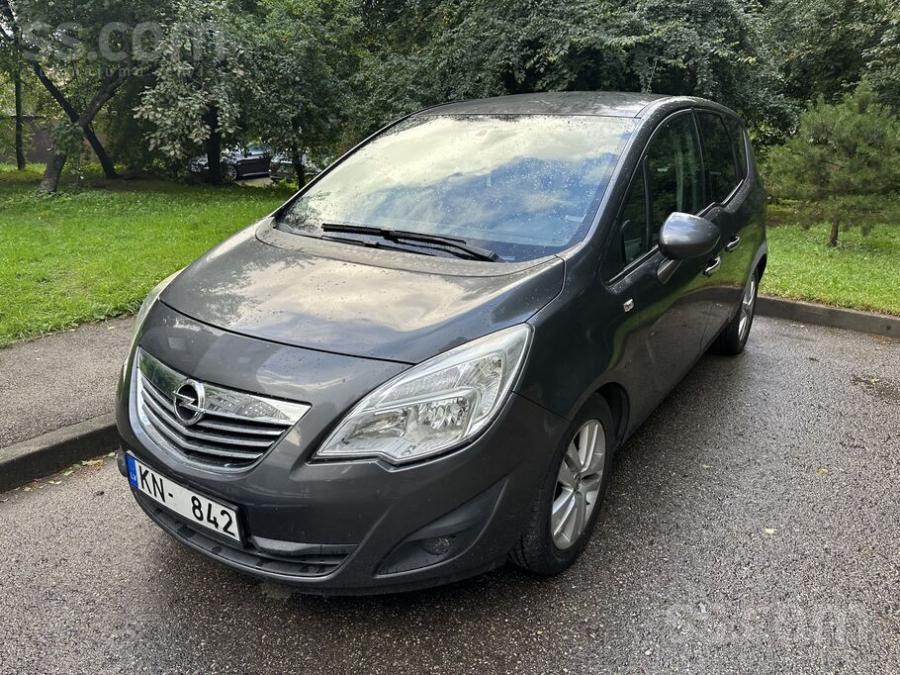 Pelēks Opel Meriva 2011 Rīga, ar dzinēja tilpumu 1.70 L un nobraukumu 245 tūkst. km par 1100 €, foto 1 vietnē AUTOMOTO.COM.LV