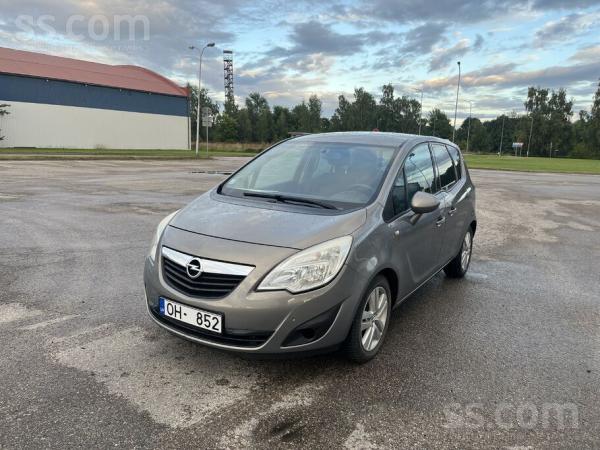 Grey Opel Meriva 2011 in Madona, with an engine capacity of 1.70 L and mileage of 323 thousand km for 1700 €, photo 1 on AUTOMOTO.COM.LV