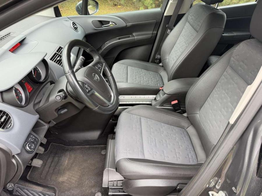 Grey Opel Meriva 2011 in Utena, with an engine capacity of 1.40 L and mileage of 188 thousand km for 3700 €, photo 7 on AUTOMOTO.COM.LV