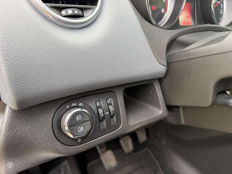 Grey Opel Meriva 2011 in Utena, with an engine capacity of 1.40 L and mileage of 188 thousand km for 3700 €, photo 14 on AUTOMOTO.COM.LV