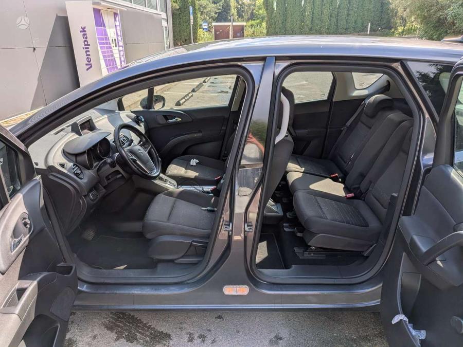 Pelēks Opel Meriva 2011 Viļņa, ar dzinēja tilpumu 1.69 L un nobraukumu 282 tūkst. km par 3350 €, foto 5 vietnē AUTOMOTO.COM.LV