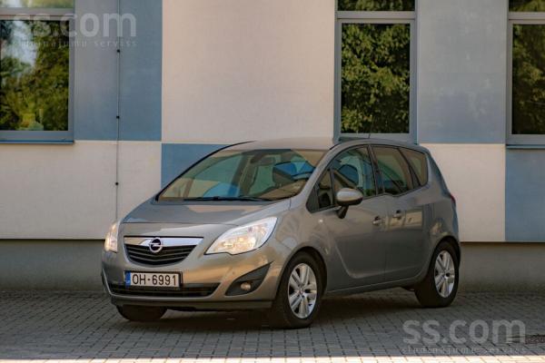 Grey Opel Meriva 2011 in Jelgava, with an engine capacity of 1.70 L and mileage of 171 thousand km for 3400 €, photo 1 on AUTOMOTO.COM.LV