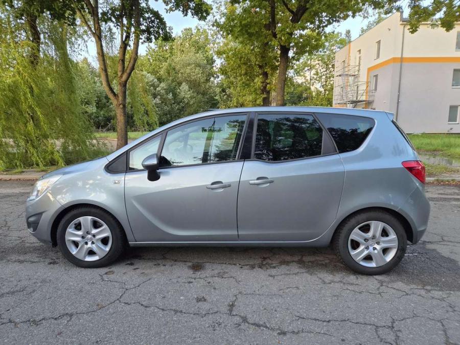 Pelēks Opel Meriva 2011 Kauņa, ar dzinēja tilpumu 1.69 L un nobraukumu 243 tūkst. km par 2400 €, foto 3 vietnē AUTOMOTO.COM.LV