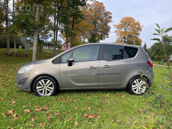 Pelēks Opel Meriva 2011 Saldus, ar dzinēja tilpumu 1.70 L un nobraukumu 290 tūkst. km par 3500 €, foto 4 vietnē AUTOMOTO.COM.LV