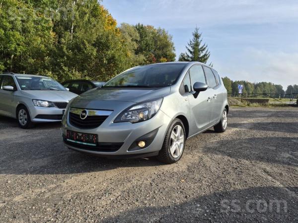 Pelēks Opel Meriva 2011 Cēsis, ar dzinēja tilpumu 1.70 L un nobraukumu 202 tūkst. km par 4400 €, foto 1 vietnē AUTOMOTO.COM.LV