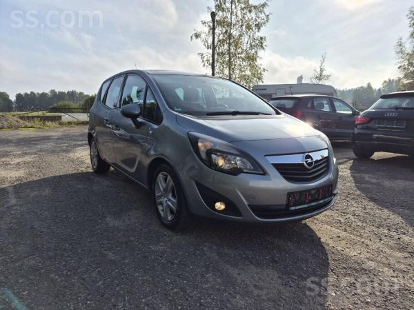 Pelēks Opel Meriva 2011 Cēsis, ar dzinēja tilpumu 1.70 L un nobraukumu 202 tūkst. km par 4400 €, foto 3 vietnē AUTOMOTO.COM.LV