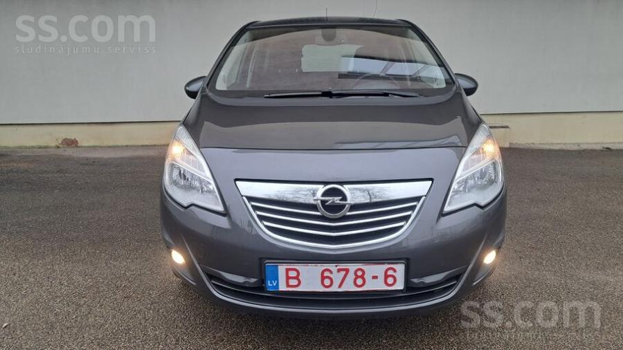 Grey Opel Meriva 2012 in Ogre, with an engine capacity of 1.40 L and mileage of 139 thousand km for 5250 €, photo 3 on AUTOMOTO.COM.LV