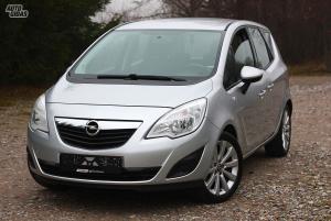 Grey Opel Meriva 2012 in Petrikaiciai, with an engine capacity of 1.40 L and mileage of 156 thousand km for 4199 €, photo 2 on AUTOMOTO.COM.LV