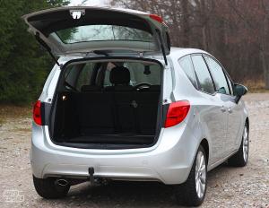Grey Opel Meriva 2012 in Petrikaiciai, with an engine capacity of 1.40 L and mileage of 156 thousand km for 4199 €, photo 13 on AUTOMOTO.COM.LV