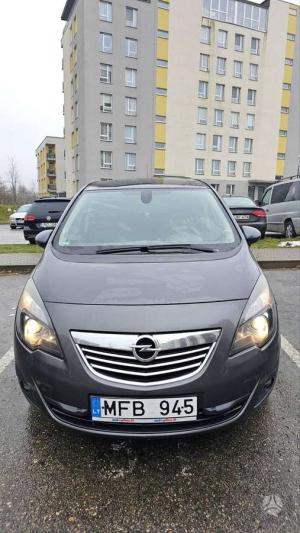 Grey Opel Meriva 2012 in Vilnius, with an engine capacity of 1.69 L and mileage of 262 thousand km for 2700 €, photo 2 on AUTOMOTO.COM.LV