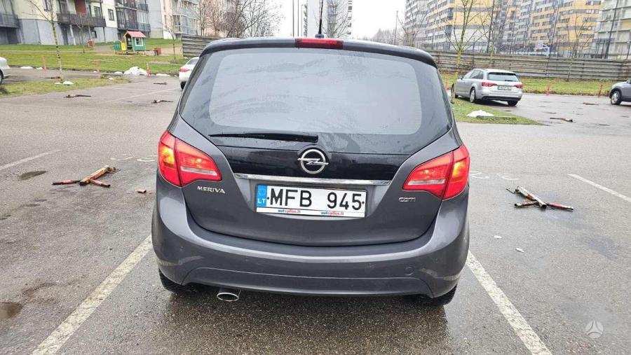 Grey Opel Meriva 2012 in Vilnius, with an engine capacity of 1.69 L and mileage of 262 thousand km for 2700 €, photo 5 on AUTOMOTO.COM.LV