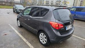 Grey Opel Meriva 2012 in Vilnius, with an engine capacity of 1.69 L and mileage of 262 thousand km for 2700 €, photo 6 on AUTOMOTO.COM.LV