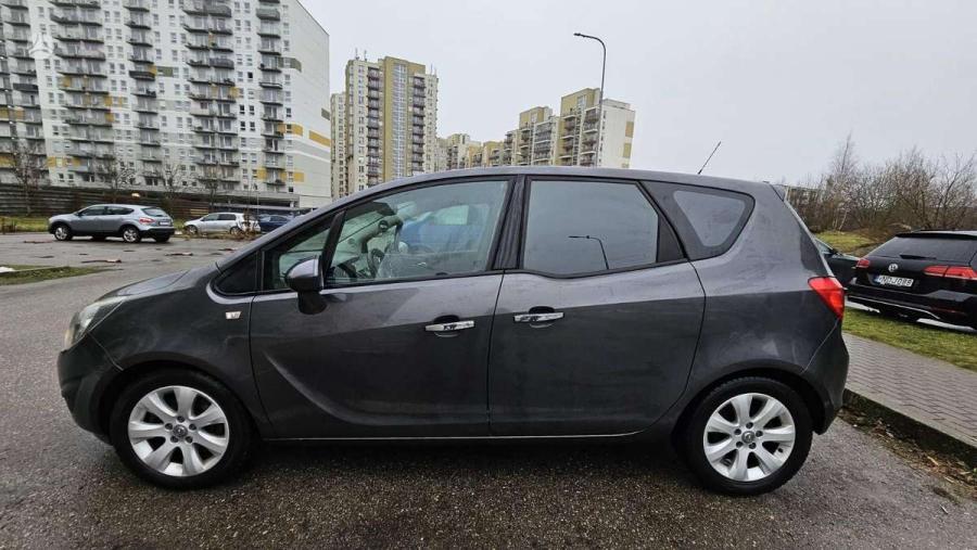 Grey Opel Meriva 2012 in Vilnius, with an engine capacity of 1.69 L and mileage of 262 thousand km for 2700 €, photo 7 on AUTOMOTO.COM.LV