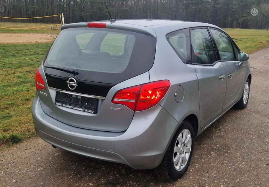Grey Opel Meriva 2012 in Raseiniai, with an engine capacity of 1.36 L and mileage of 214 thousand km for 3650 €, photo 3 on AUTOMOTO.COM.LV