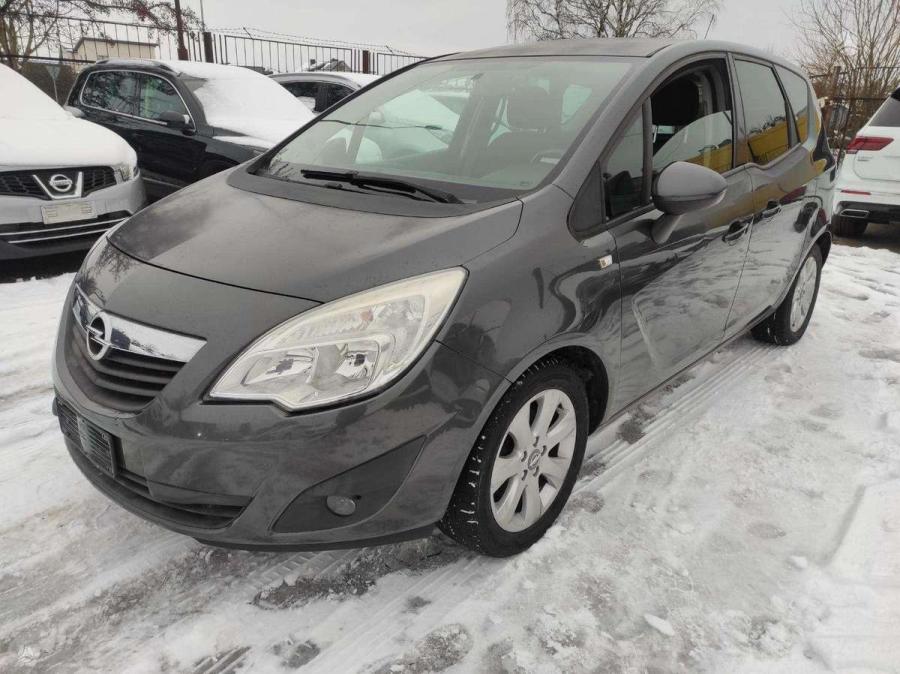 Pelēks Opel Meriva 2012 Panevēža, ar dzinēja tilpumu 1.36 L un nobraukumu 218 tūkst. km par 3900 €, foto 2 vietnē AUTOMOTO.COM.LV