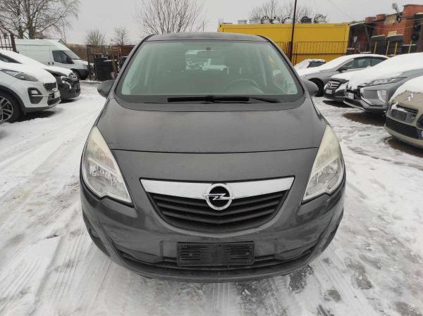 Grey Opel Meriva 2012 in Panevezys, with an engine capacity of 1.36 L and mileage of 218 thousand km for 3900 €, photo 4 on AUTOMOTO.COM.LV
