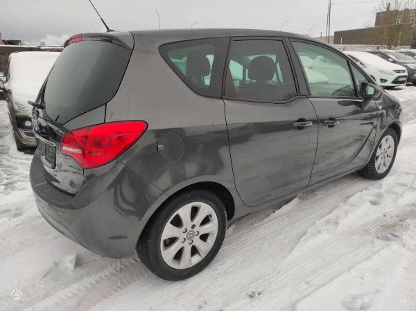 Grey Opel Meriva 2012 in Panevezys, with an engine capacity of 1.36 L and mileage of 218 thousand km for 3900 €, photo 8 on AUTOMOTO.COM.LV