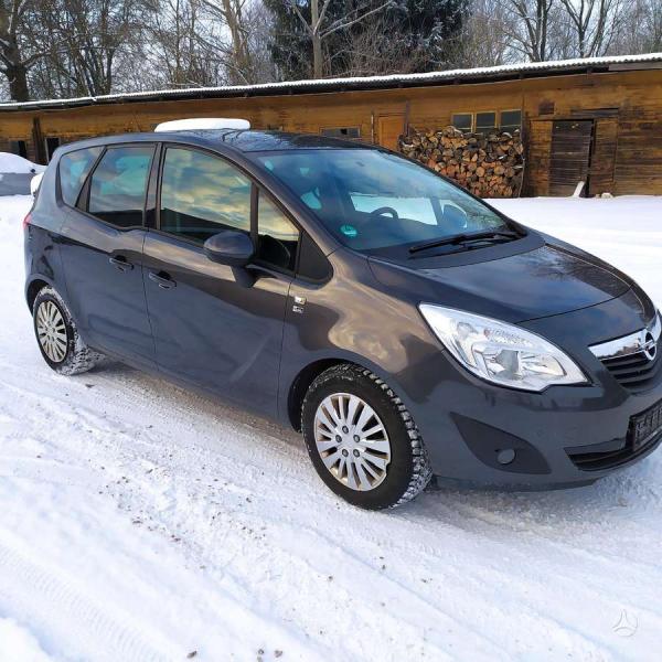Grey Opel Meriva 2012 in Birzai, with an engine capacity of 1.36 L and mileage of 128 thousand km for 3300 €, photo 4 on AUTOMOTO.COM.LV