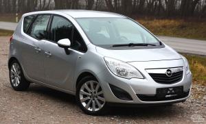 Grey Opel Meriva 2012 in Petrikaiciai, with an engine capacity of 1.40 L and mileage of 156 thousand km for 4199 €, photo 5 on AUTOMOTO.COM.LV