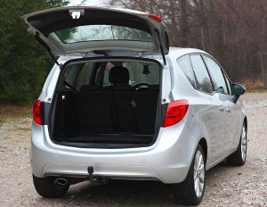 Grey Opel Meriva 2012 in Petrikaiciai, with an engine capacity of 1.40 L and mileage of 156 thousand km for 4199 €, photo 14 on AUTOMOTO.COM.LV