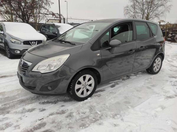 Grey Opel Meriva 2012 in Panevezys, with an engine capacity of 1.36 L and mileage of 218 thousand km for 3700 €, photo 1 on AUTOMOTO.COM.LV