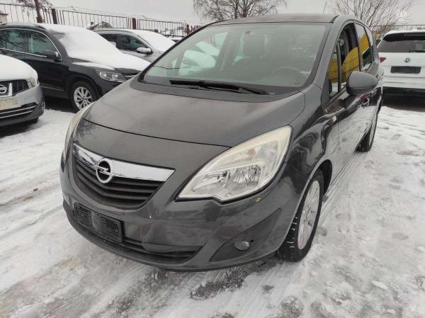Grey Opel Meriva 2012 in Panevezys, with an engine capacity of 1.36 L and mileage of 218 thousand km for 3700 €, photo 3 on AUTOMOTO.COM.LV