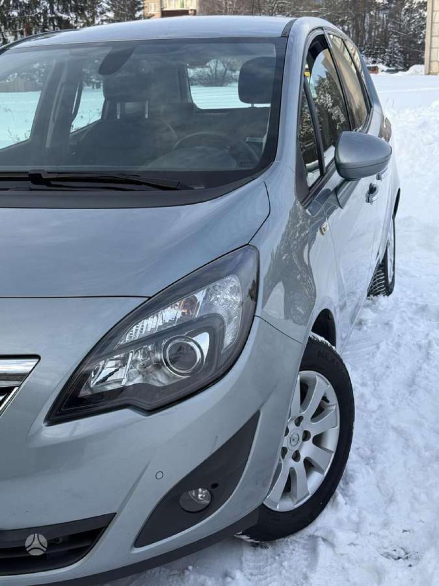 Pelēks Opel Meriva 2012 Raseiniai, ar dzinēja tilpumu 1.40 L un nobraukumu 213 tūkst. km par 3400 €, foto 2 vietnē AUTOMOTO.COM.LV