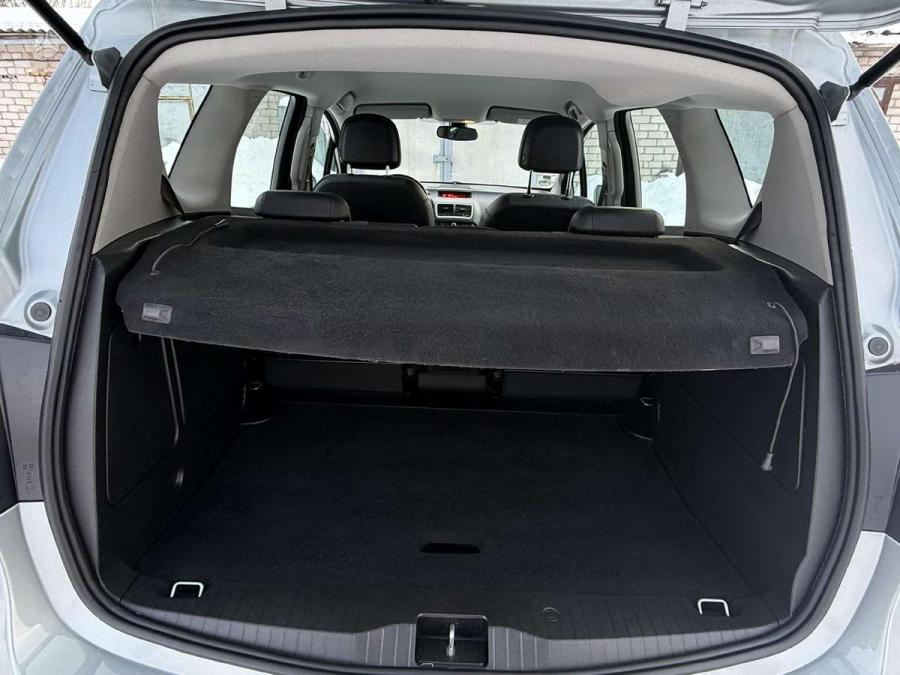Pelēks Opel Meriva 2012 Raseiniai, ar dzinēja tilpumu 1.40 L un nobraukumu 213 tūkst. km par 3400 €, foto 5 vietnē AUTOMOTO.COM.LV