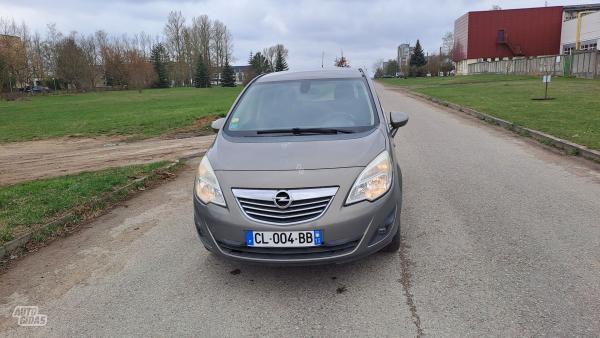 Grey Opel Meriva 2012 in Vilnius, with an engine capacity of 1.70 L and mileage of 202 thousand km for 3550 €, photo 1 on AUTOMOTO.COM.LV