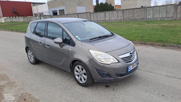 Grey Opel Meriva 2012 in Vilnius, with an engine capacity of 1.70 L and mileage of 202 thousand km for 3550 €, photo 3 on AUTOMOTO.COM.LV