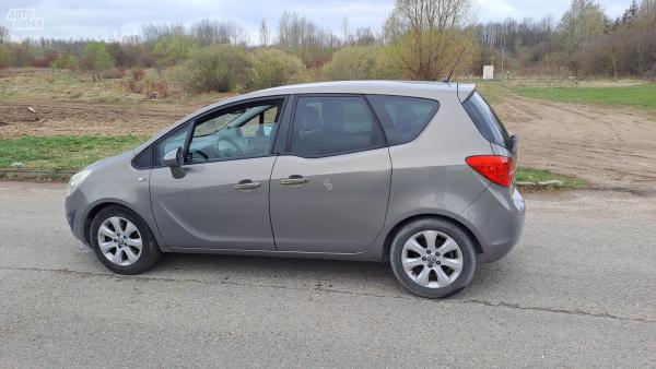 Grey Opel Meriva 2012 in Vilnius, with an engine capacity of 1.70 L and mileage of 202 thousand km for 3550 €, photo 8 on AUTOMOTO.COM.LV