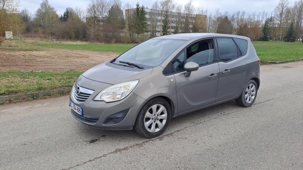 Grey Opel Meriva 2012 in Vilnius, with an engine capacity of 1.70 L and mileage of 202 thousand km for 3550 €, photo 9 on AUTOMOTO.COM.LV