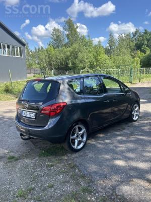 Pelēks Opel Meriva 2012 Daugavpils, ar dzinēja tilpumu 1.70 L un nobraukumu 259 tūkst. km par 3650 €, foto 5 vietnē AUTOMOTO.COM.LV