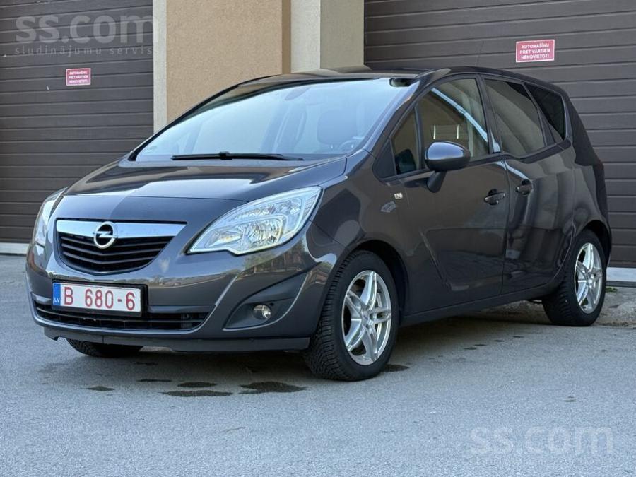 Grey Opel Meriva 2012 in Ogre, with an engine capacity of 1.60 L and mileage of 143 thousand km for 5495 €, photo 1 on AUTOMOTO.COM.LV