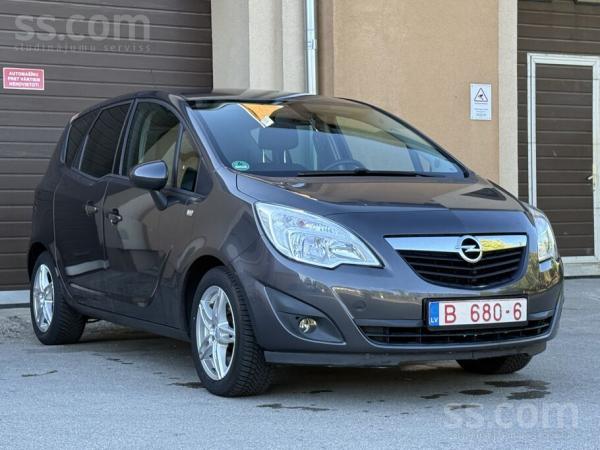 Grey Opel Meriva 2012 in Ogre, with an engine capacity of 1.60 L and mileage of 143 thousand km for 5495 €, photo 3 on AUTOMOTO.COM.LV