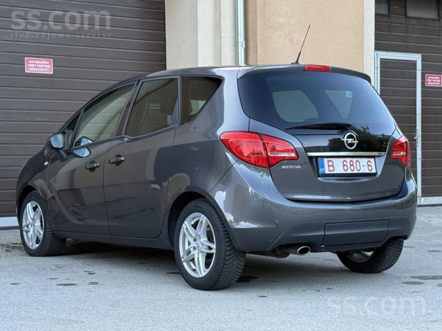 Grey Opel Meriva 2012 in Ogre, with an engine capacity of 1.60 L and mileage of 143 thousand km for 5495 €, photo 5 on AUTOMOTO.COM.LV