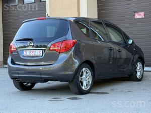 Grey Opel Meriva 2012 in Ogre, with an engine capacity of 1.60 L and mileage of 143 thousand km for 5495 €, photo 7 on AUTOMOTO.COM.LV