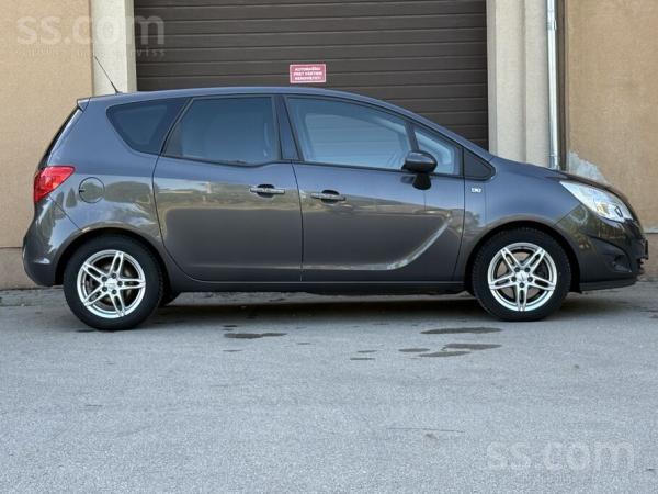 Grey Opel Meriva 2012 in Ogre, with an engine capacity of 1.60 L and mileage of 143 thousand km for 5495 €, photo 8 on AUTOMOTO.COM.LV