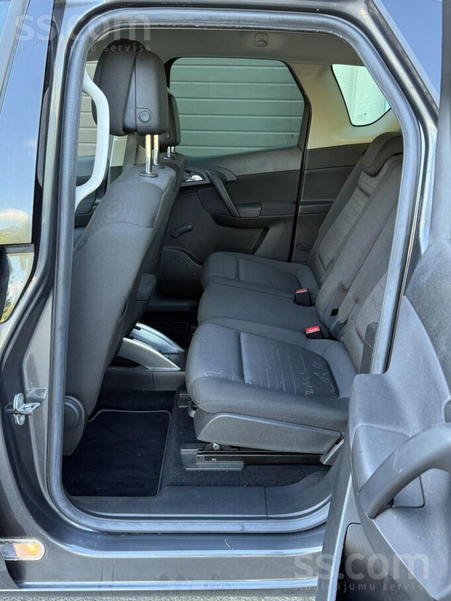 Grey Opel Meriva 2012 in Ogre, with an engine capacity of 1.60 L and mileage of 143 thousand km for 5495 €, photo 13 on AUTOMOTO.COM.LV